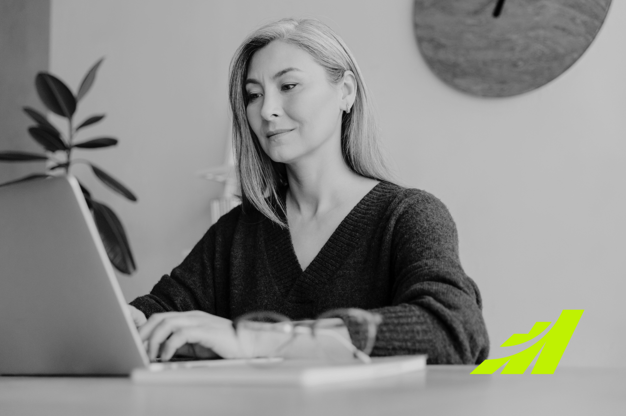 Leading vs Lagging Indicators: Full Definition and Examples